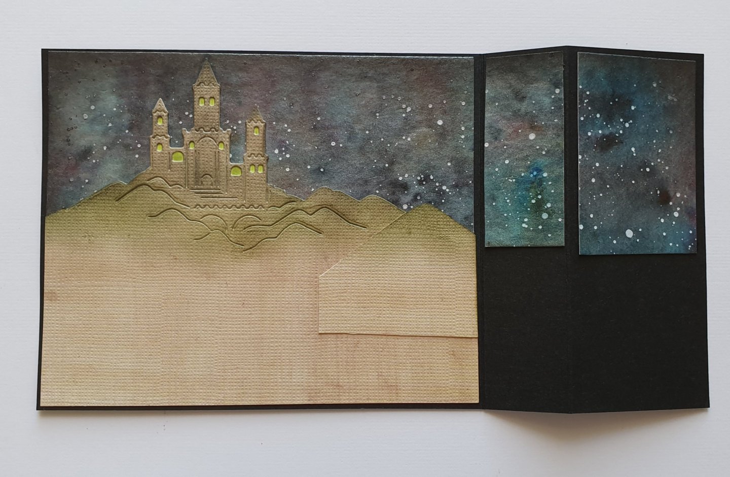 It’s a Kind of Magic: Papercraft March Challenge #27 – Craftyanna Studio