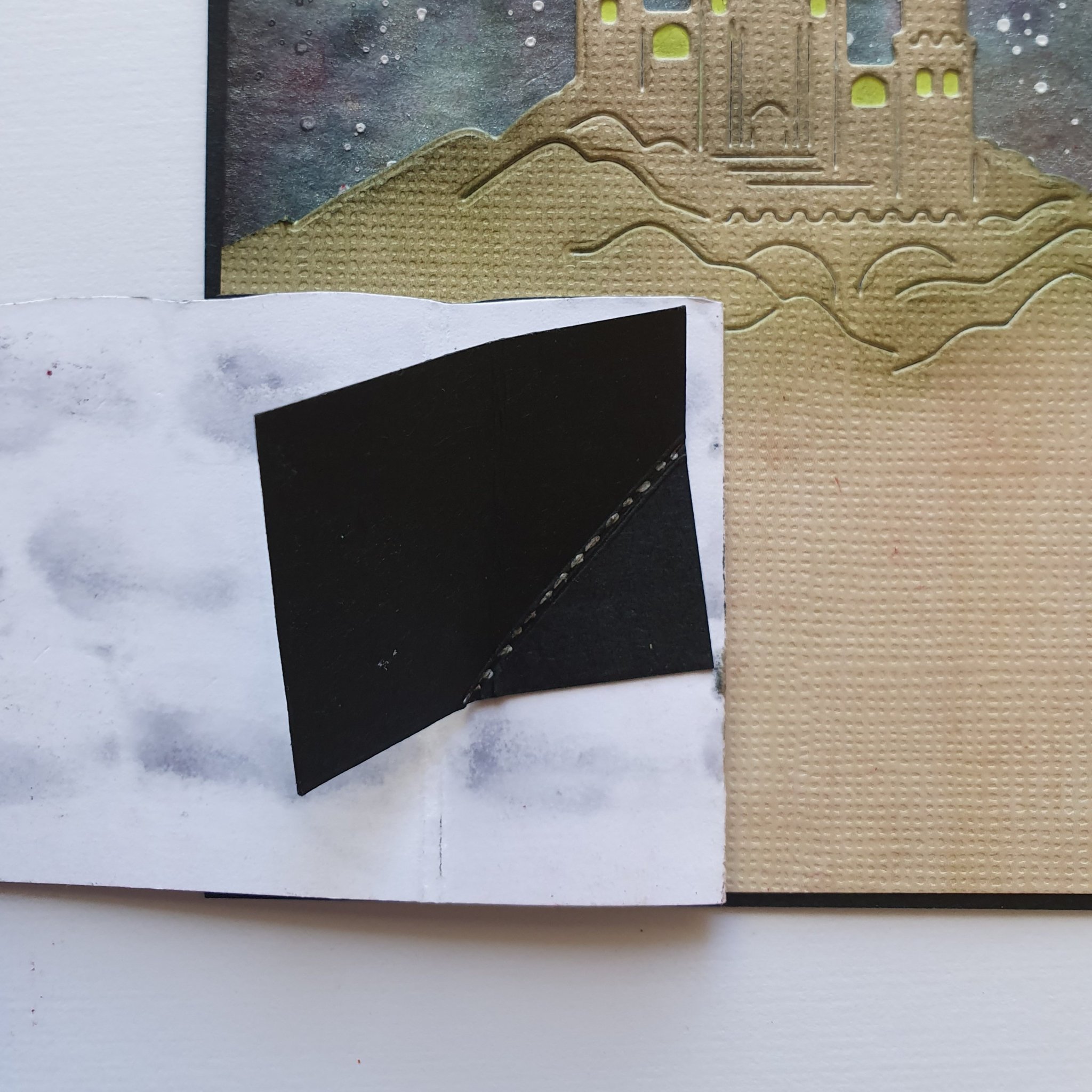 It’s a Kind of Magic: Papercraft March Challenge #27 – Craftyanna Studio